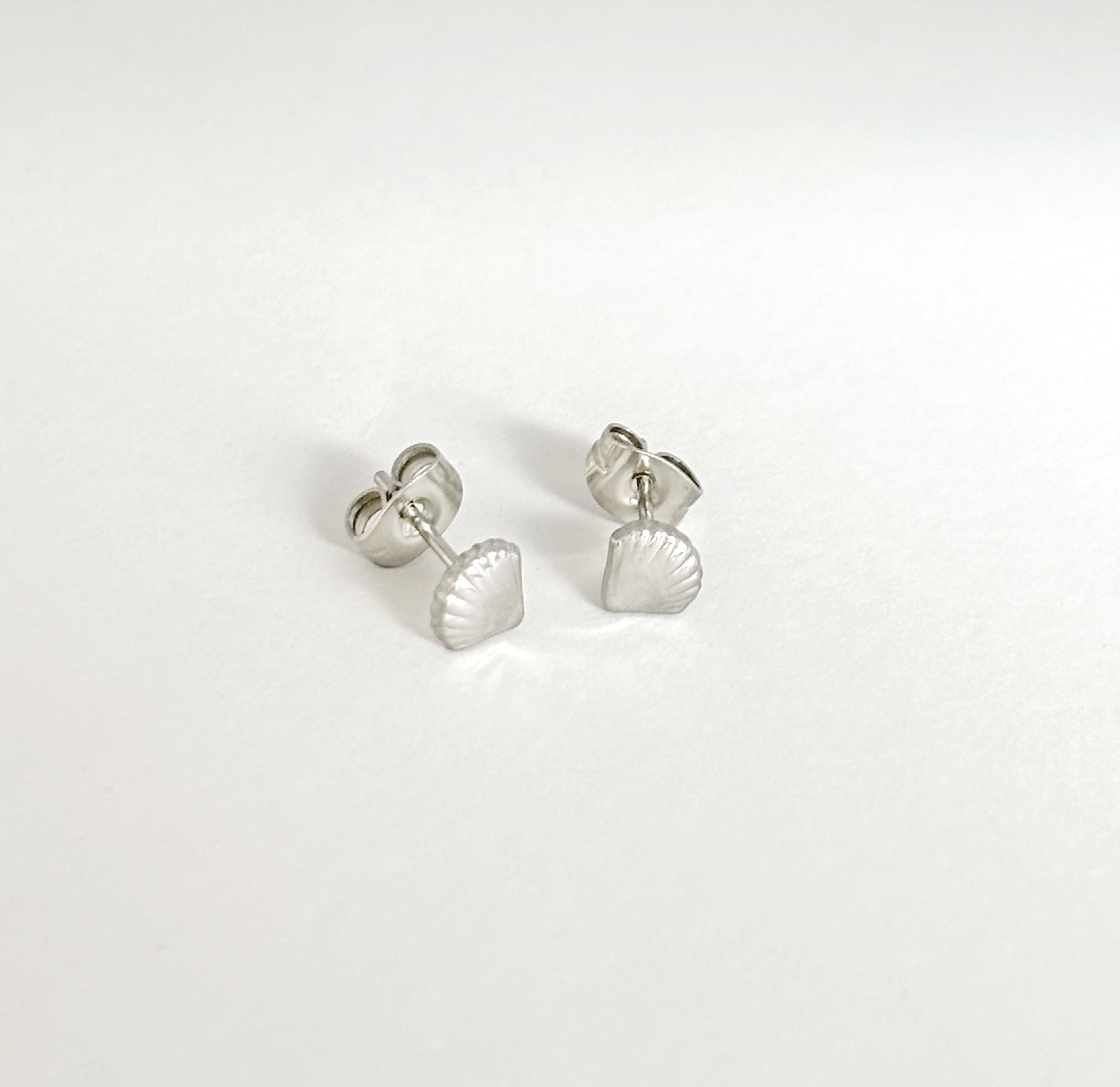 MAI Desiree Silver Dainty Sea Shell Stud Earrings Waterproof Earrings
